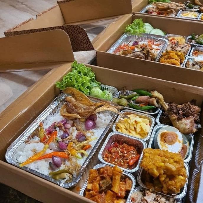 Jual Paket Nasi Box Premium Ready | PaDi UMKM