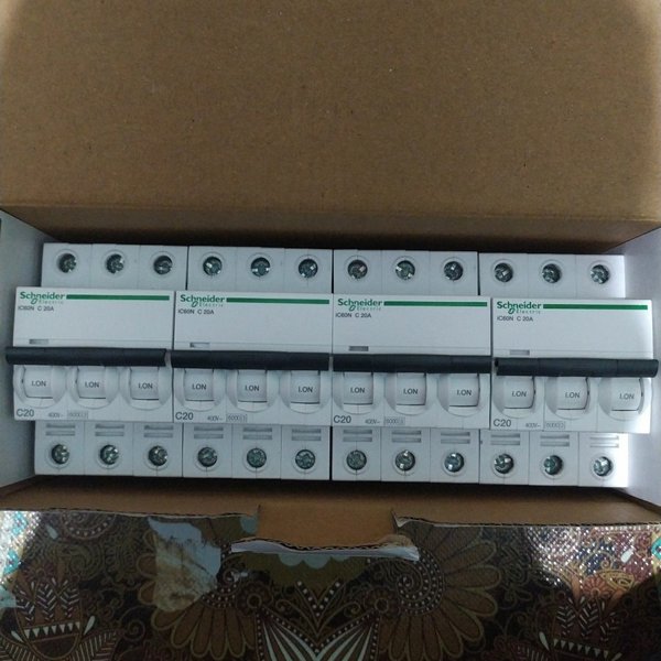 Jual Box MCB 3Phase. 6kA - Acti 9 iK60N | PaDi UMKM