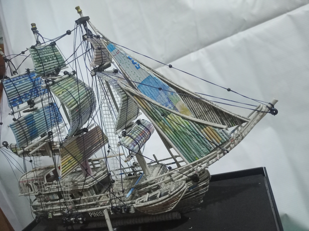 Jual miniatur kapal pinisi 001 | PaDi UMKM