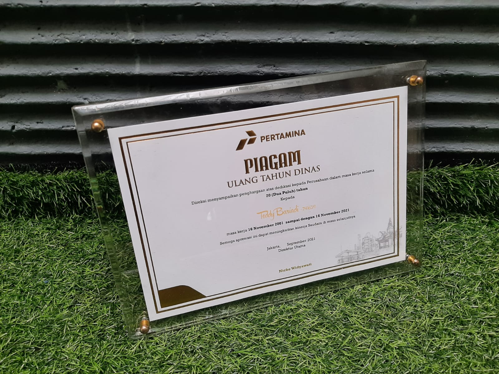 Jual Pigura Akrilik | PaDi UMKM