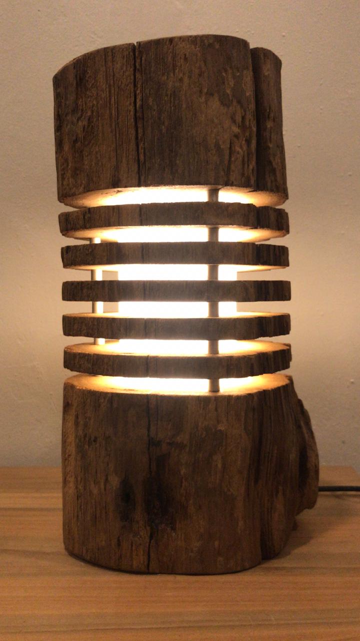 Jual Reclaimed wood table lamp (Lampu meja kayu reklamasi) | PaDi UMKM