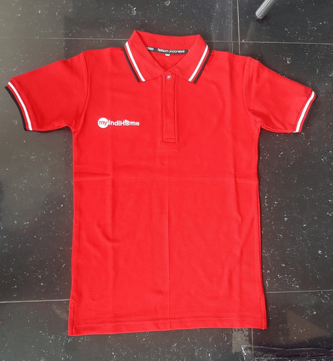 Jual Polo Shirt IndiHome 2021 Warna Merah by Imell Collection | PaDi UMKM