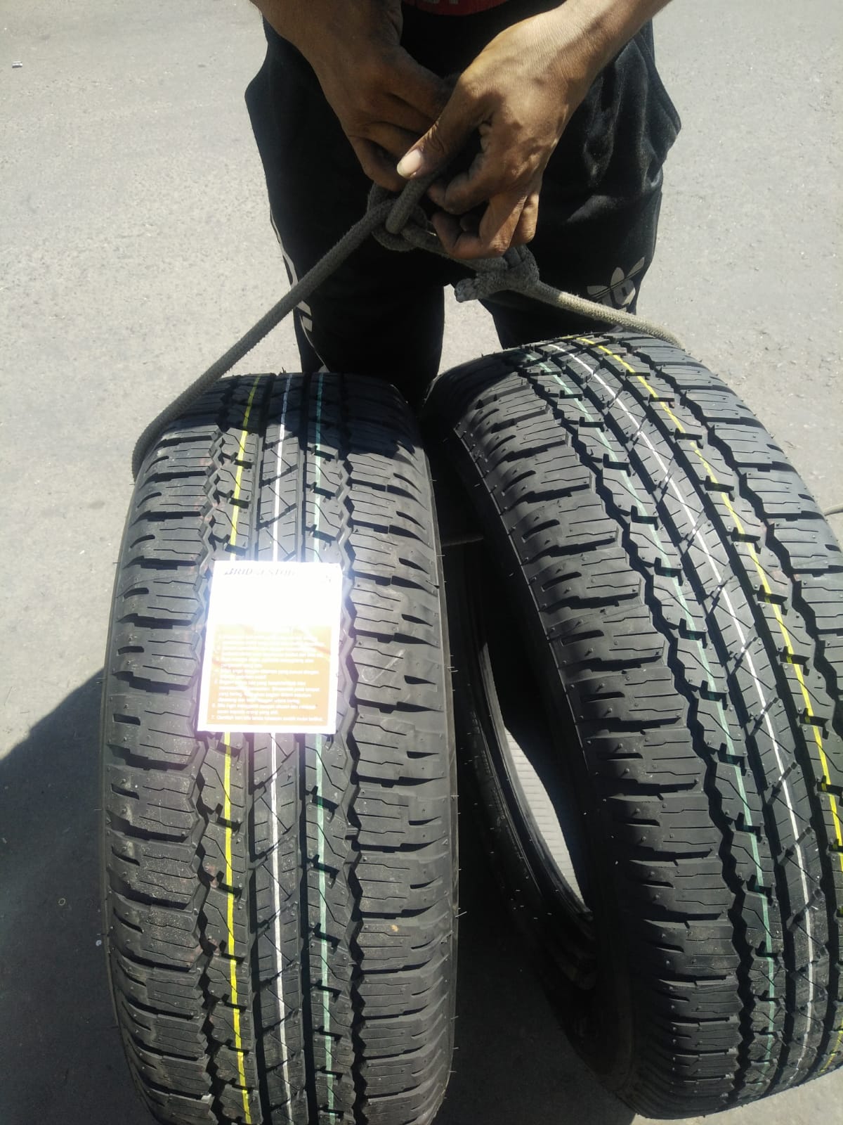 Jual Ban Luar Mobil Fortuner Merk Brigestone Dueler A/T 265/65/R17 ...